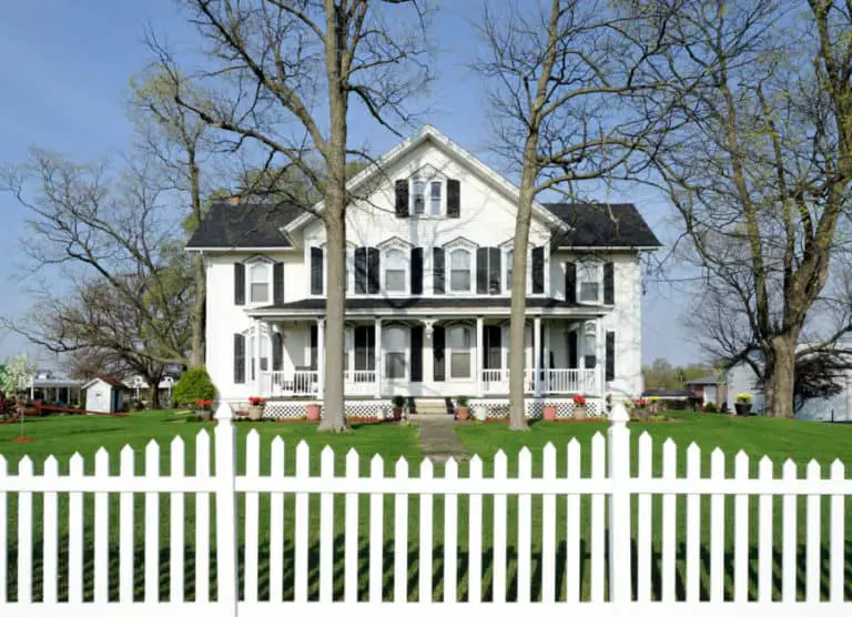 Best White Picket Fence Ideas, Designs, Pictures in 2026 | Own The Yard